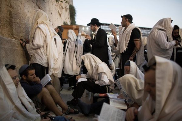 Should Jewish Believers Mourn on Tisha B'Av? - Israel Today